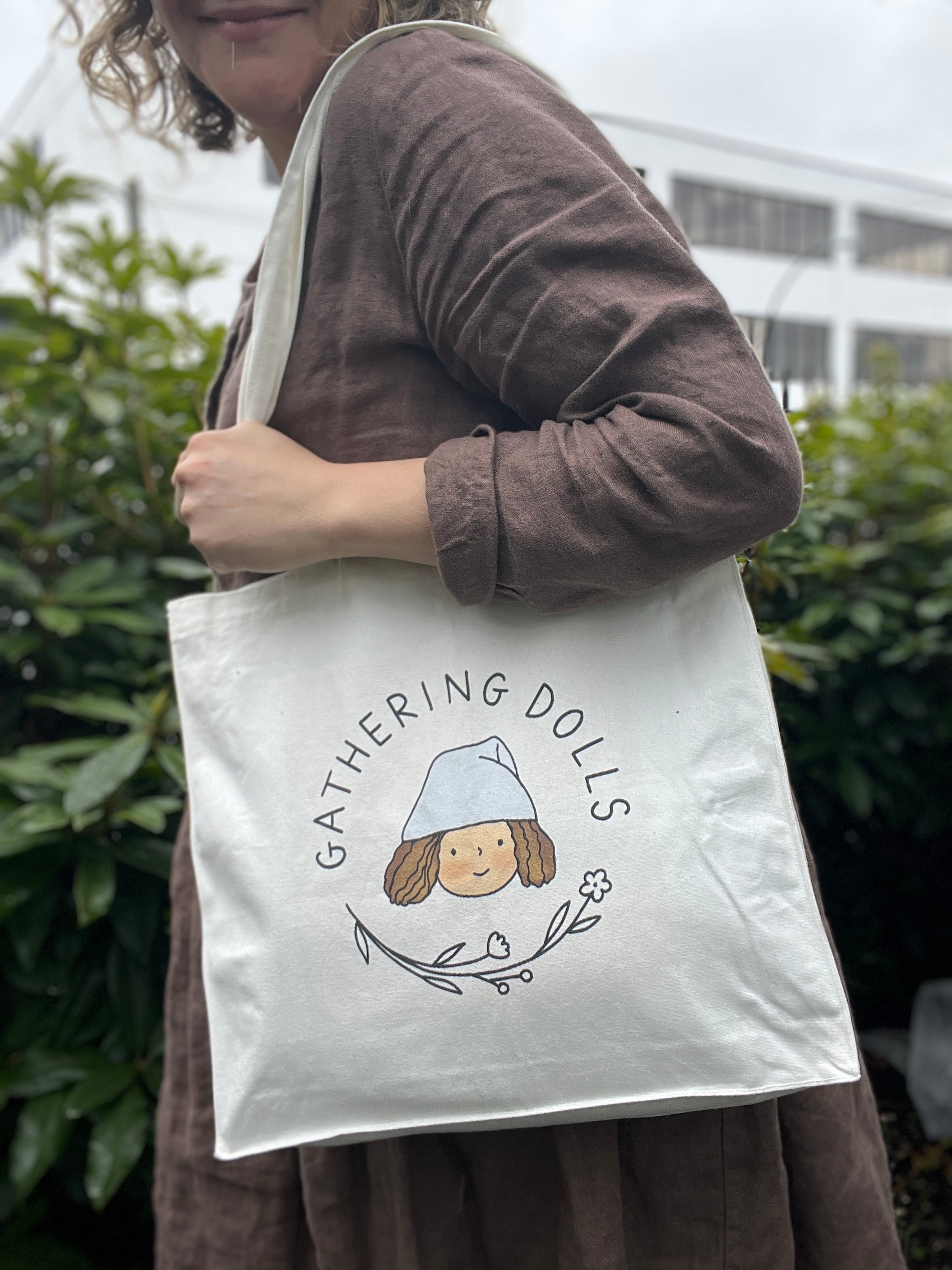 Gathering Dolls Tote